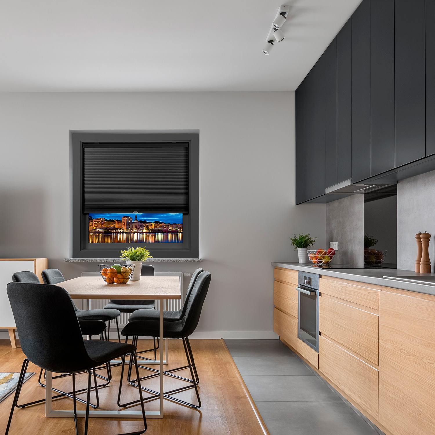 Vista Norge. TRÅDLØS PLISSEGARDIN DOBBEL MØRKLEGGENDE SORT